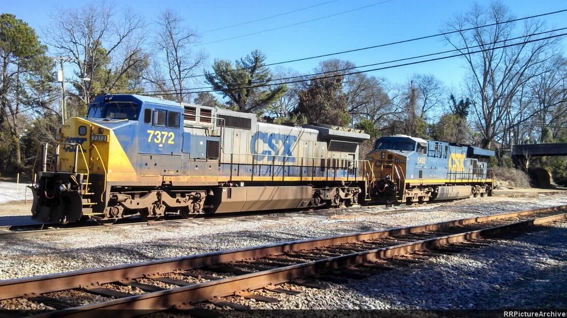 CSX 7372 C40-8W
